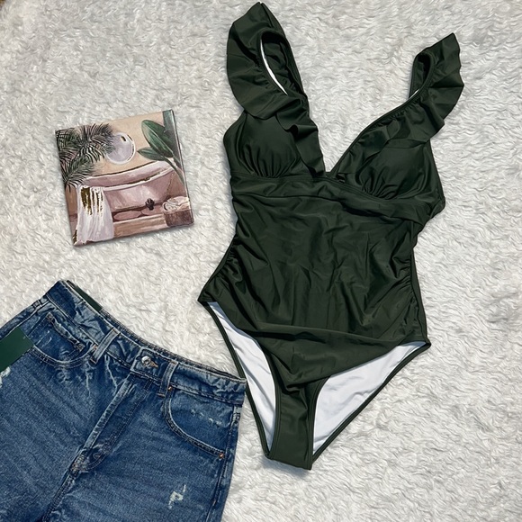 Cupshe | Swim | Nwt Womens Cupshe Ruffle Laceup Monokini Onepiece ...